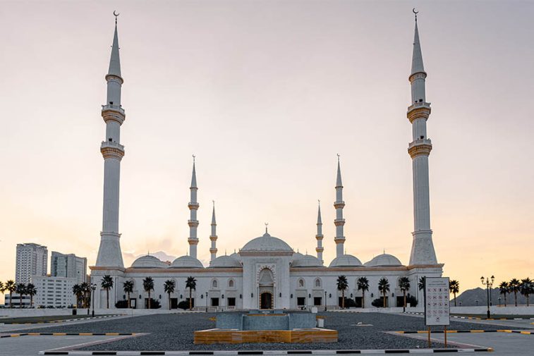 Six Grand Mosques to Visit on Your Windstar Cruise in the Middle East